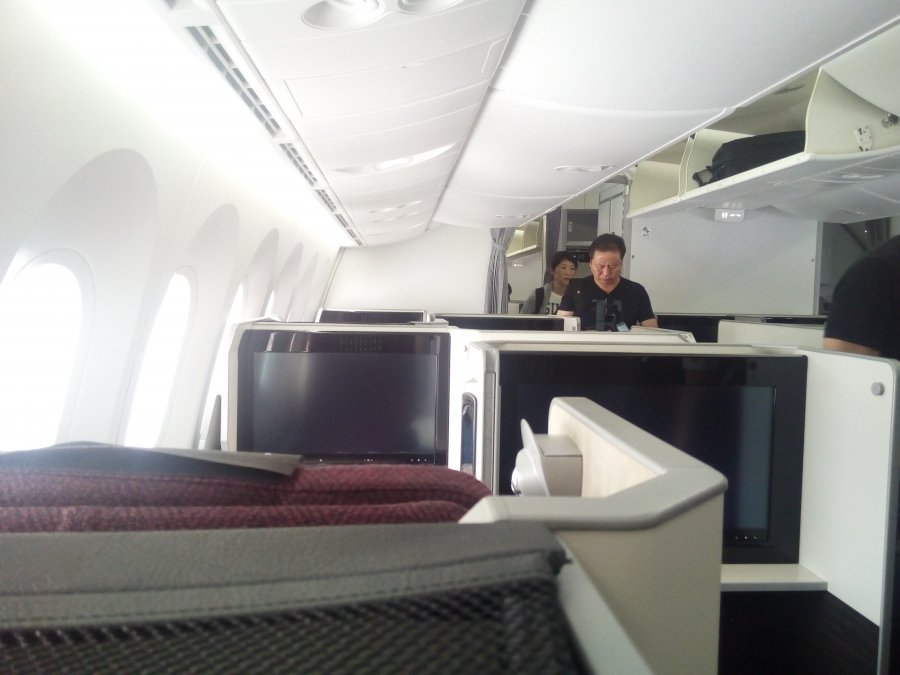 Japan Airlines Business class på Boeing 787: Tokyo Haneda - Guangzhou ...